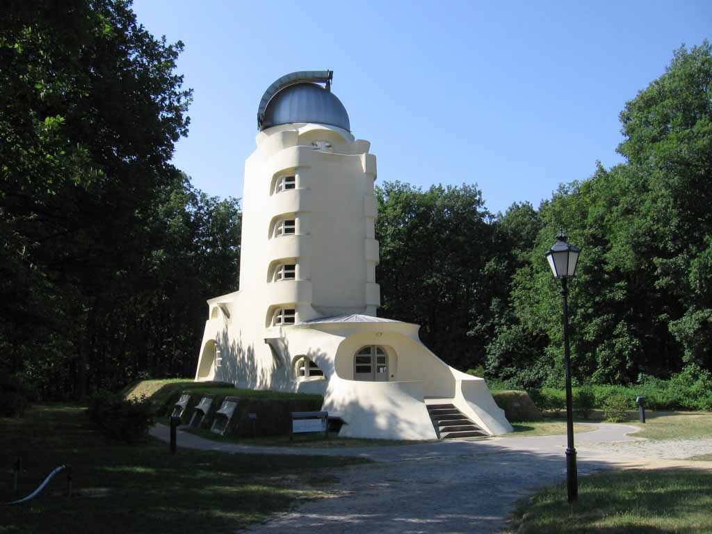 Neo expressionist architecture style evoke an emotional response ...