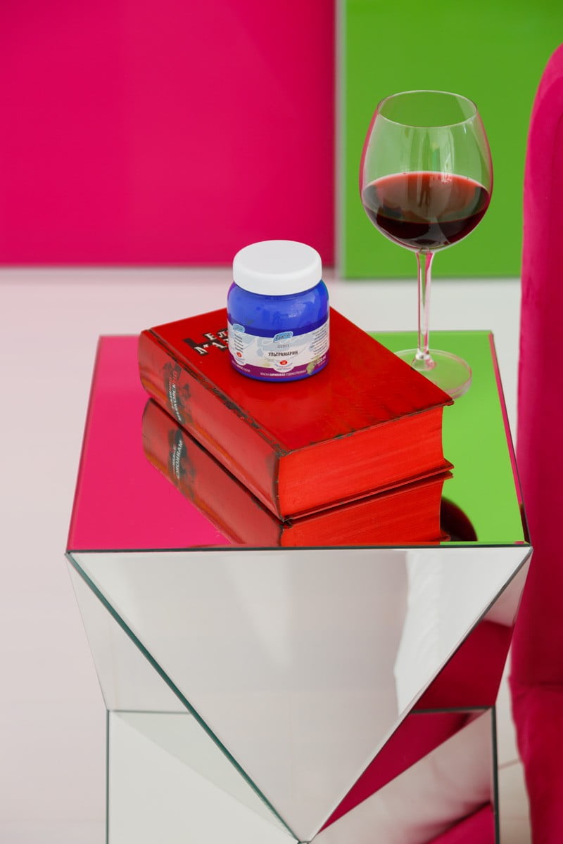 Bright Paint Color Ideas For A Family Home Decor In Russia