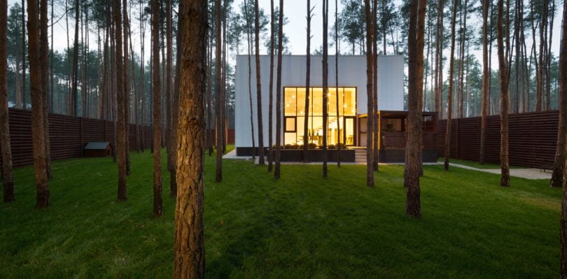 Modern forest house 'Cube House' inside is larger than outside - Kadva Corp