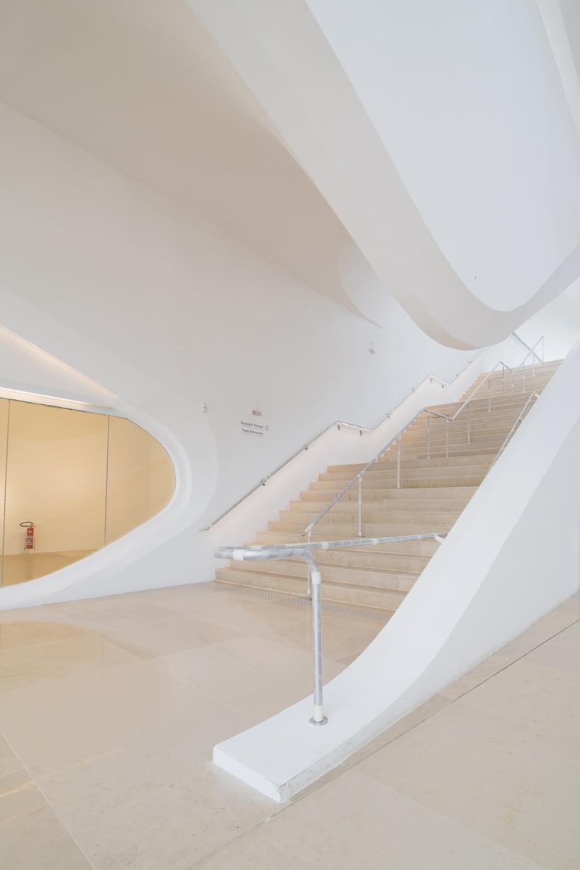 Architecture of New Museum of Tomorrow by Santiago Calatrava in Rio ...