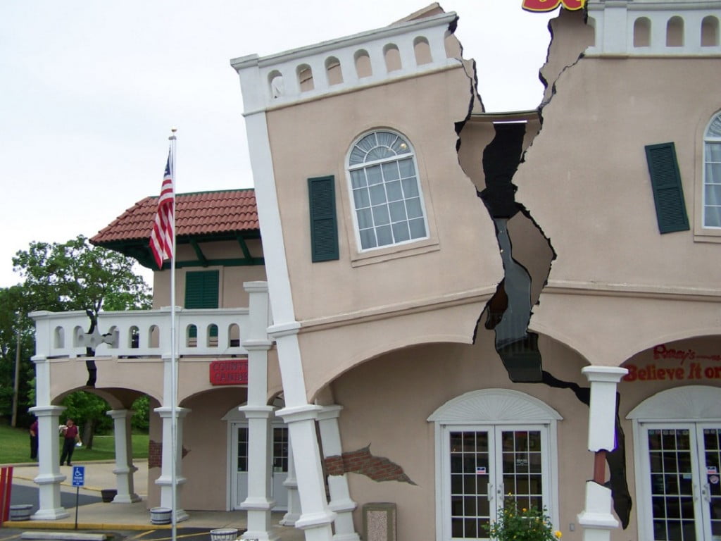 Cool Buildings with Unique Amazing Architecture Photos - Kadva Corp