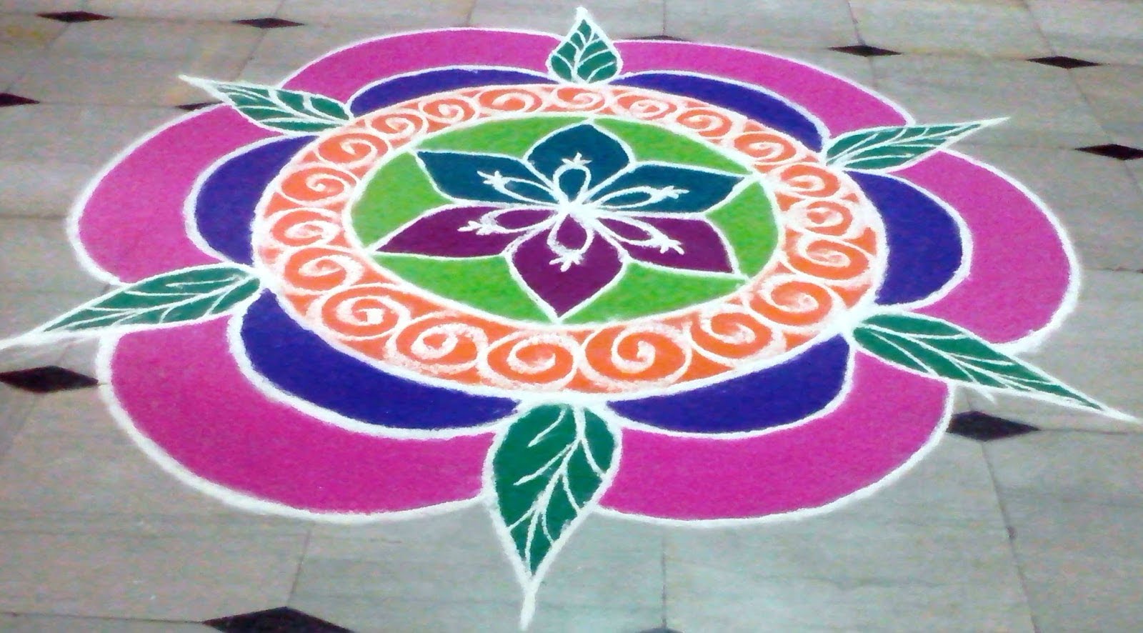 How to make Rangoli Designs step by step for Diwali Images and Patterns ...