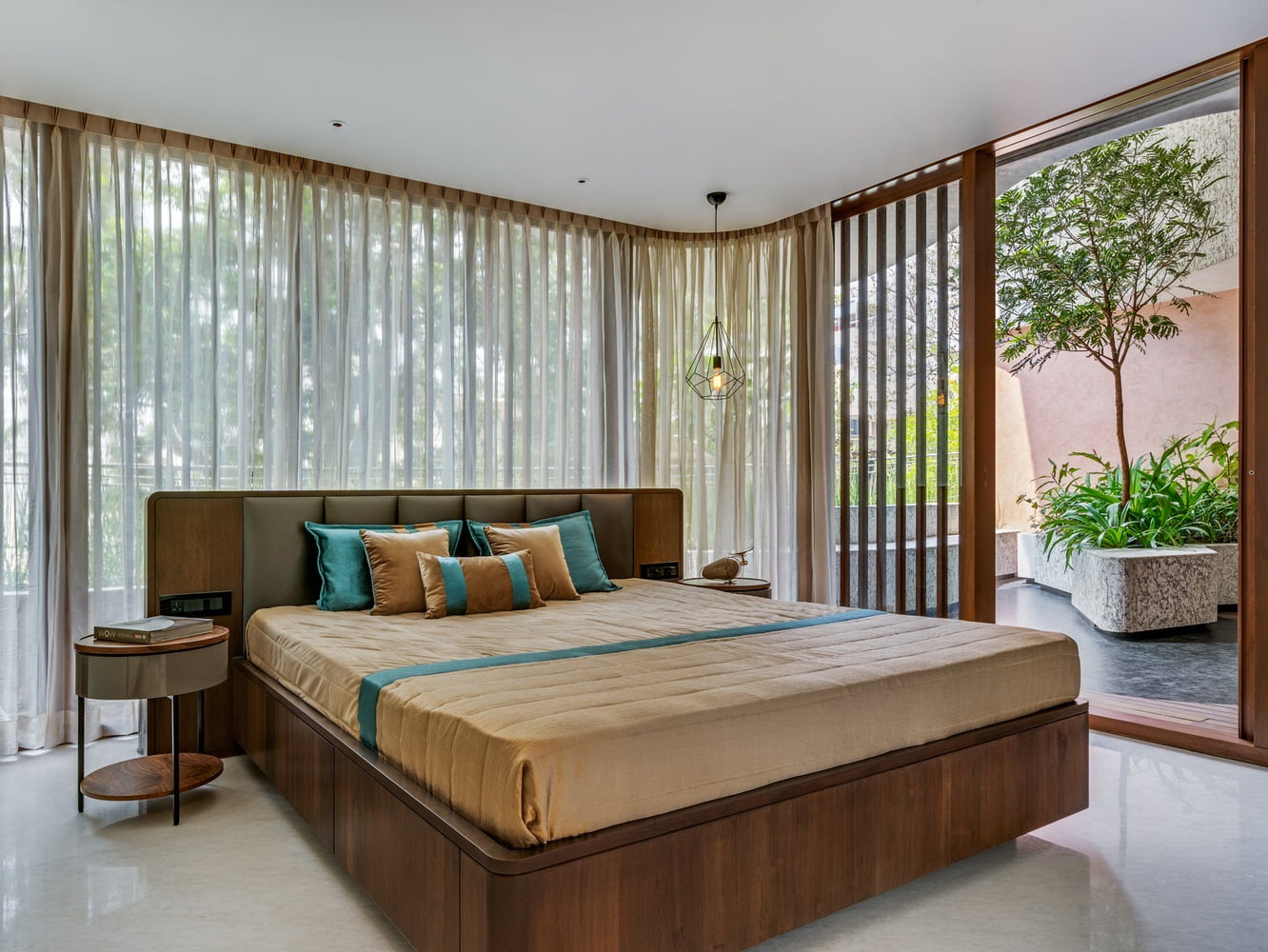 Badari Residence: A typical tight knit urban house by Cadence ...