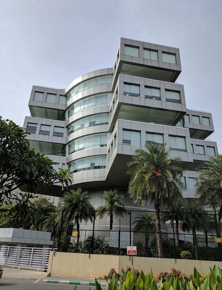10 Iconic Buildings That Define Bangalore’s Architecture - Kadva Corp