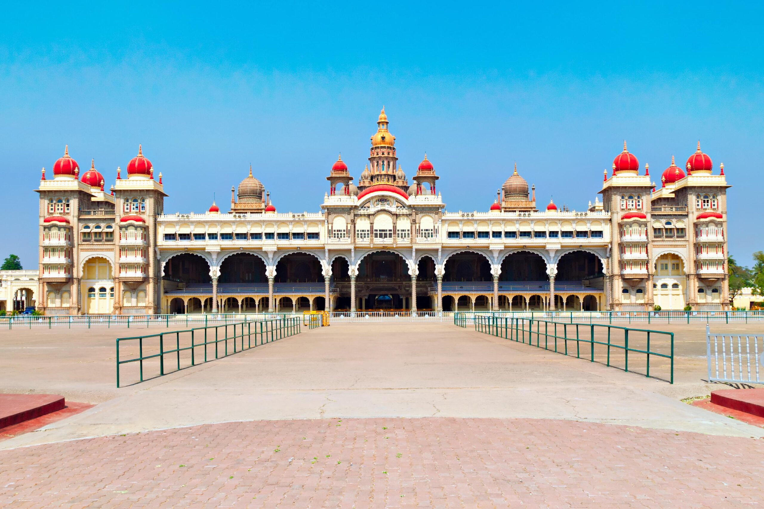 10 Iconic Buildings That Define Bangalore’s Architecture - Kadva Corp